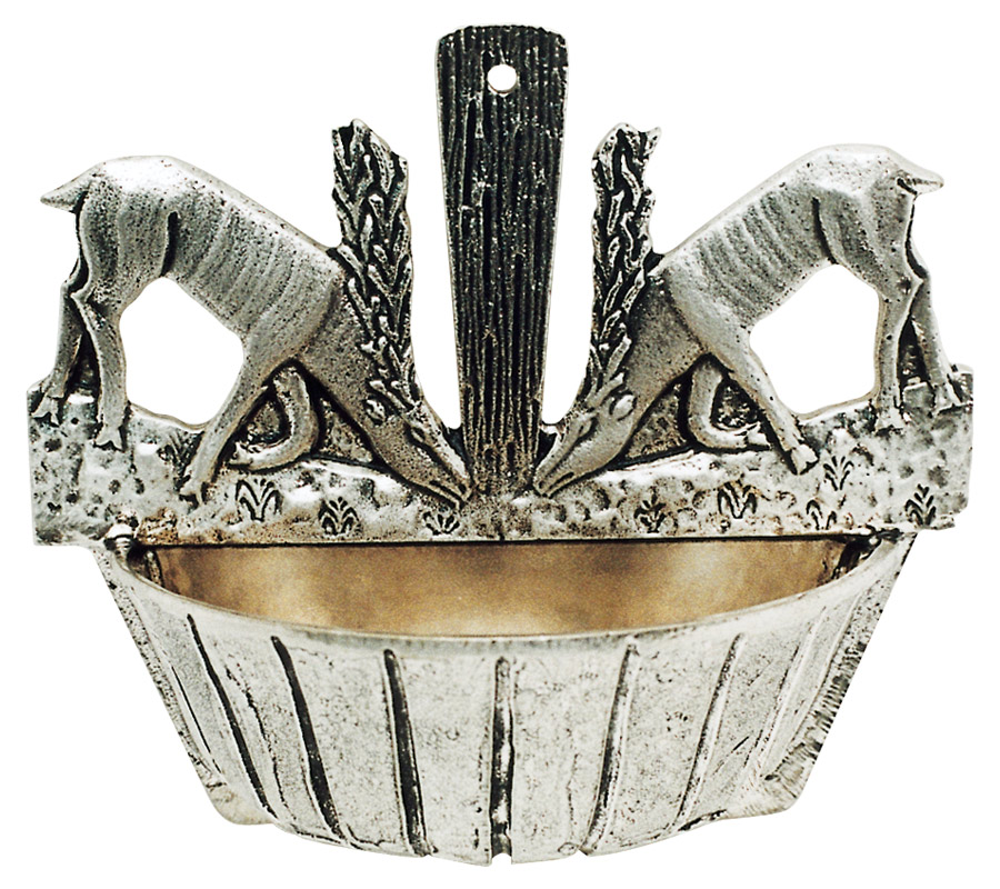 Bénitier sacré pour l'Église catholique avec cerfs. | Holy water fonts ...