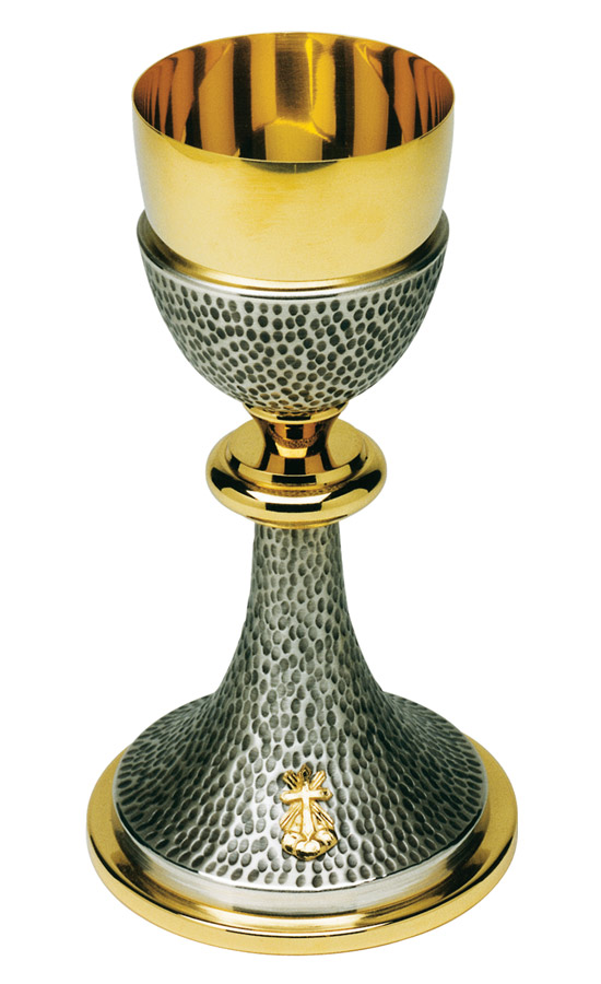 Calice sacré pour Eucharistie avec décors martelés et croix | Chalices ...