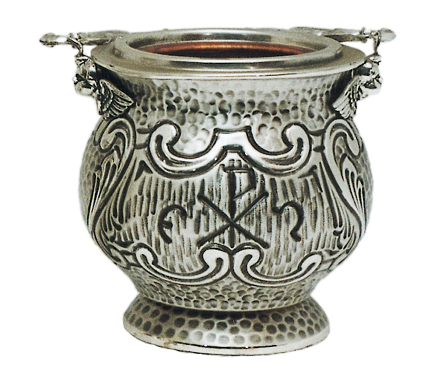 Seau à eau bénite ciselé avec décorations et chérubins. | Holy water ...